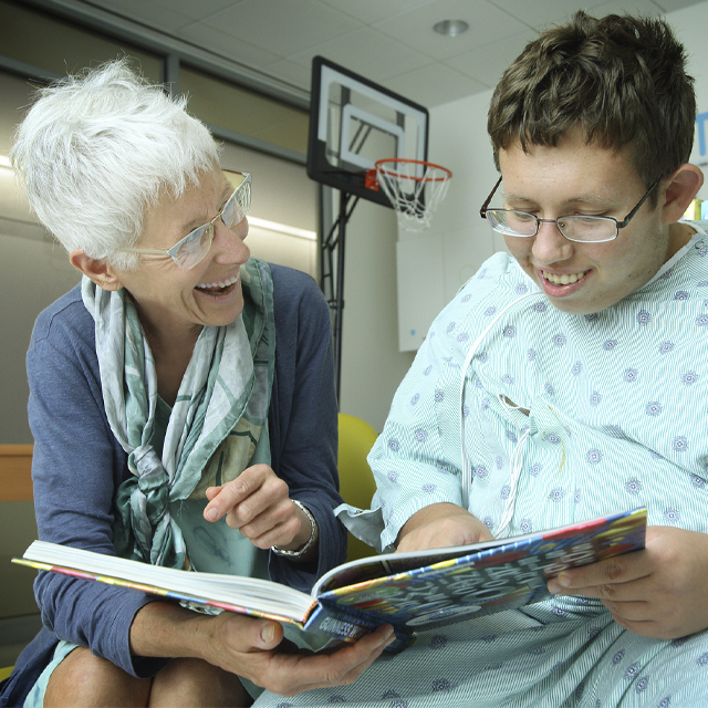Nurse Turned Hospital Librarian Takes Patients on a Literary Journey ...